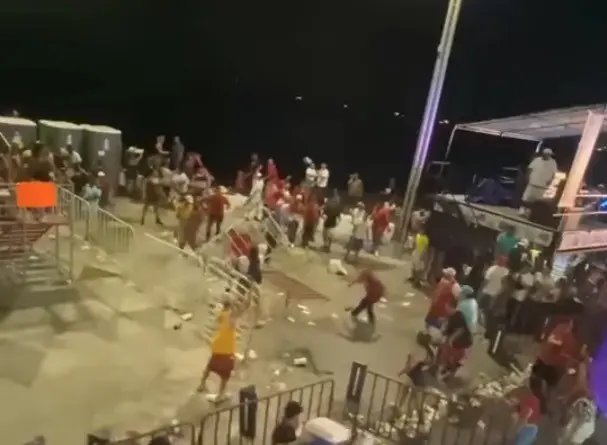 Captan pelea durante desfile del Carnaval de Veracruz - POSTA México