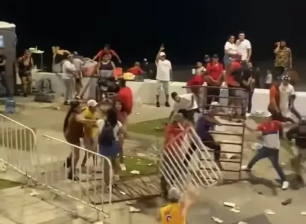 Captan pelea durante desfile del Carnaval de Veracruz - POSTA México