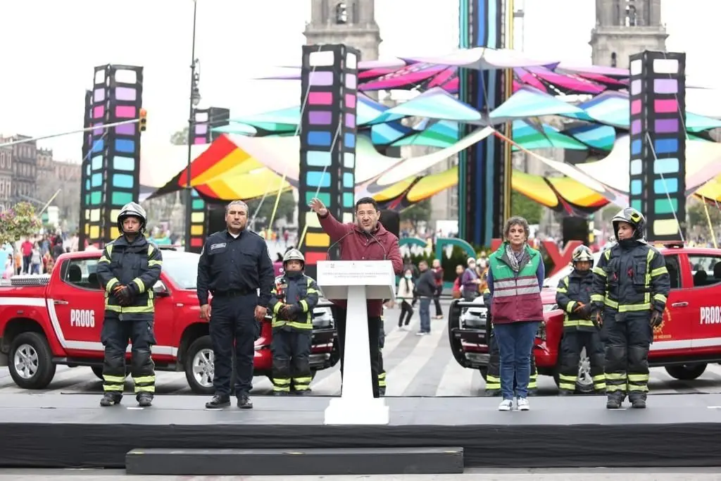 Entrega Martí Batres 12 nuevas unidades al cuerpo de bomberos de CDMX - POSTA México